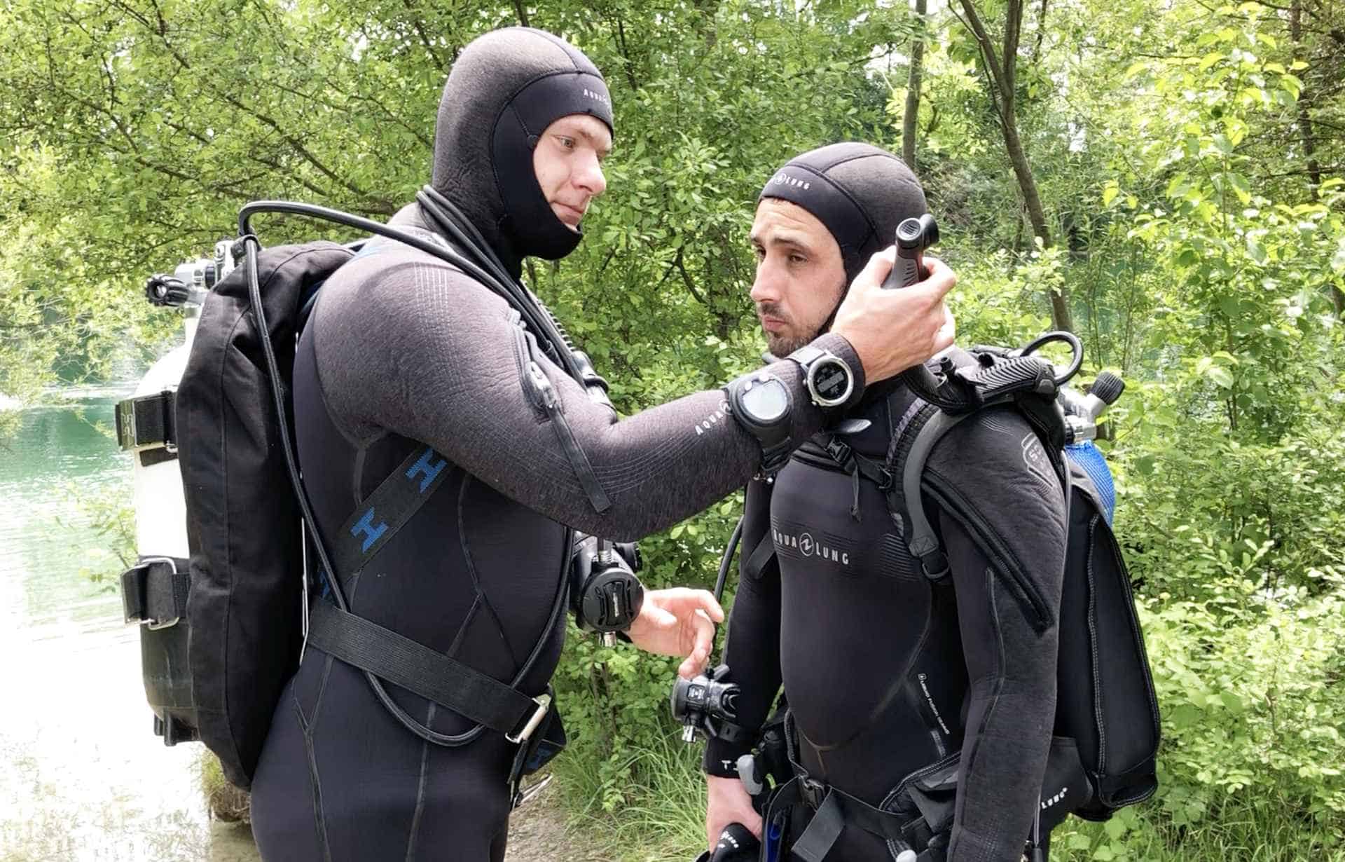 Buddycheck beim Tauchen - Social Diving